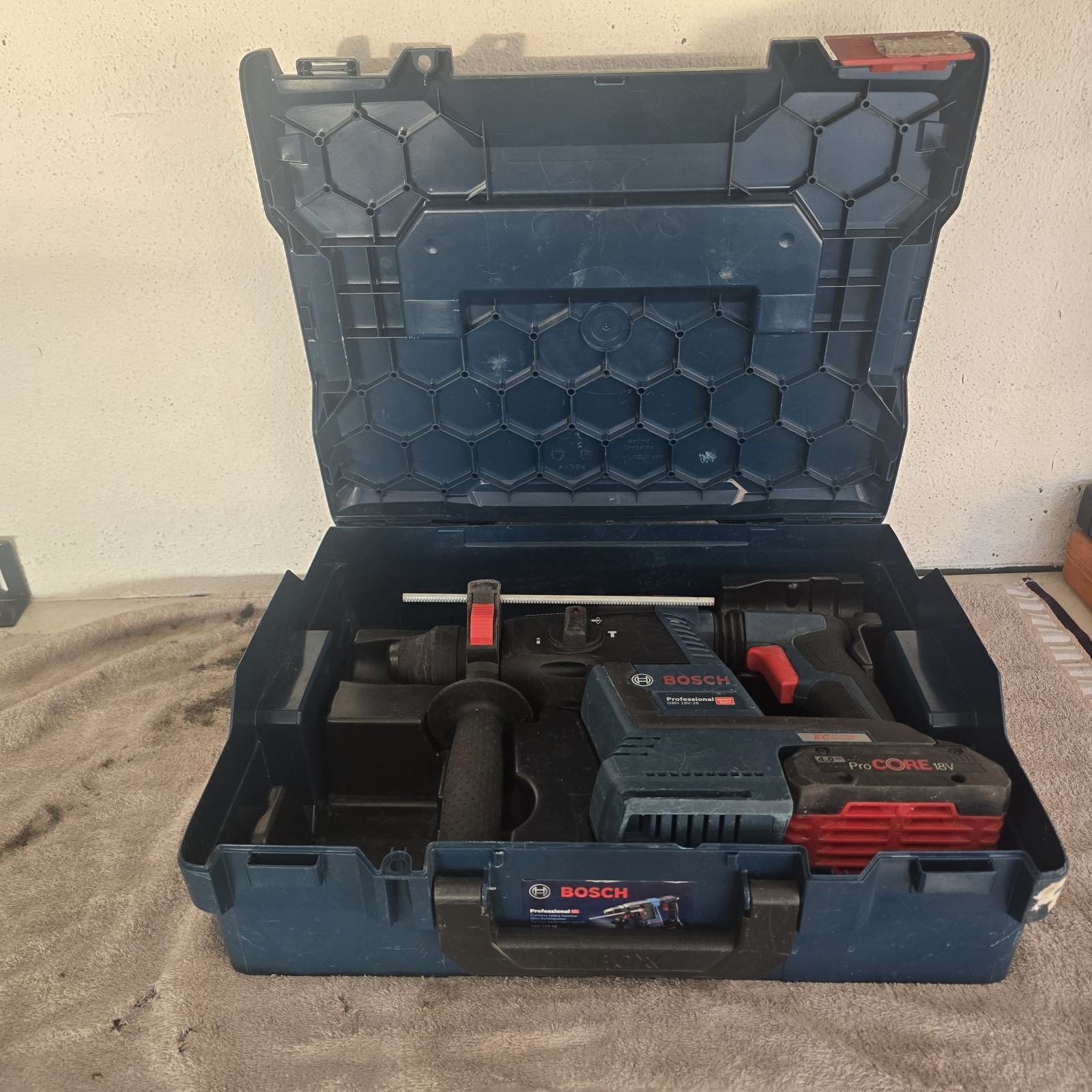 BOSCH PROFESIONAL GBH 18V-26 Busilica i stemalica