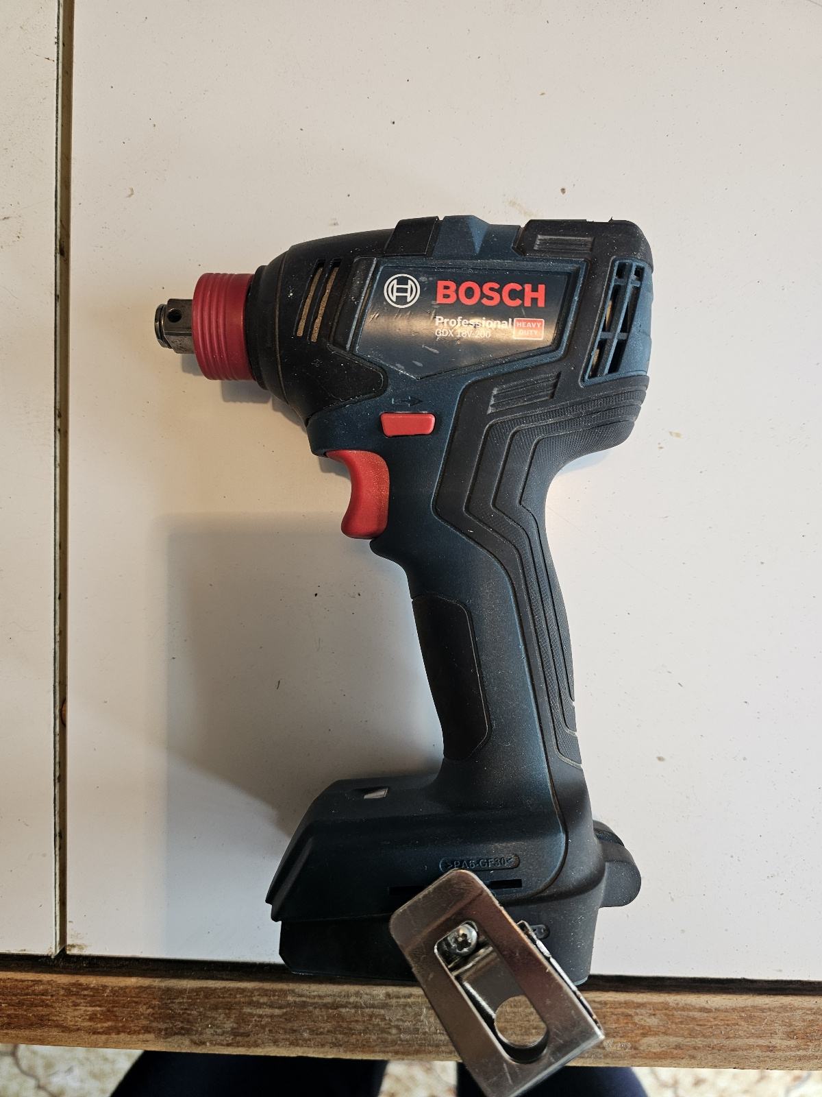 BOSCH udarni izvijač GDX 18V-200
