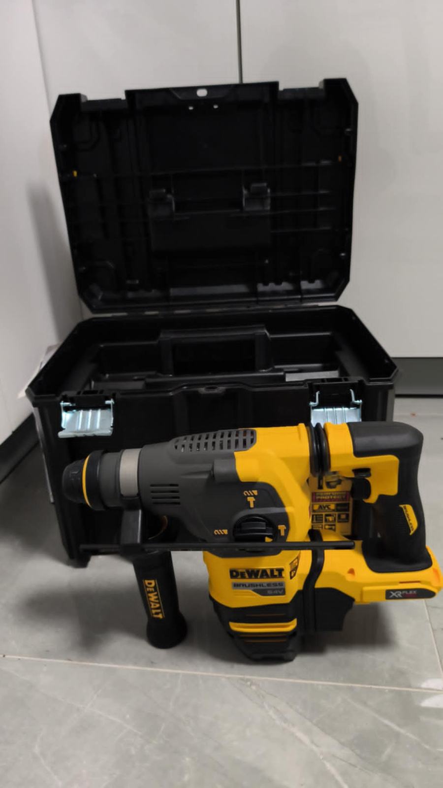 DeWALT DCH333