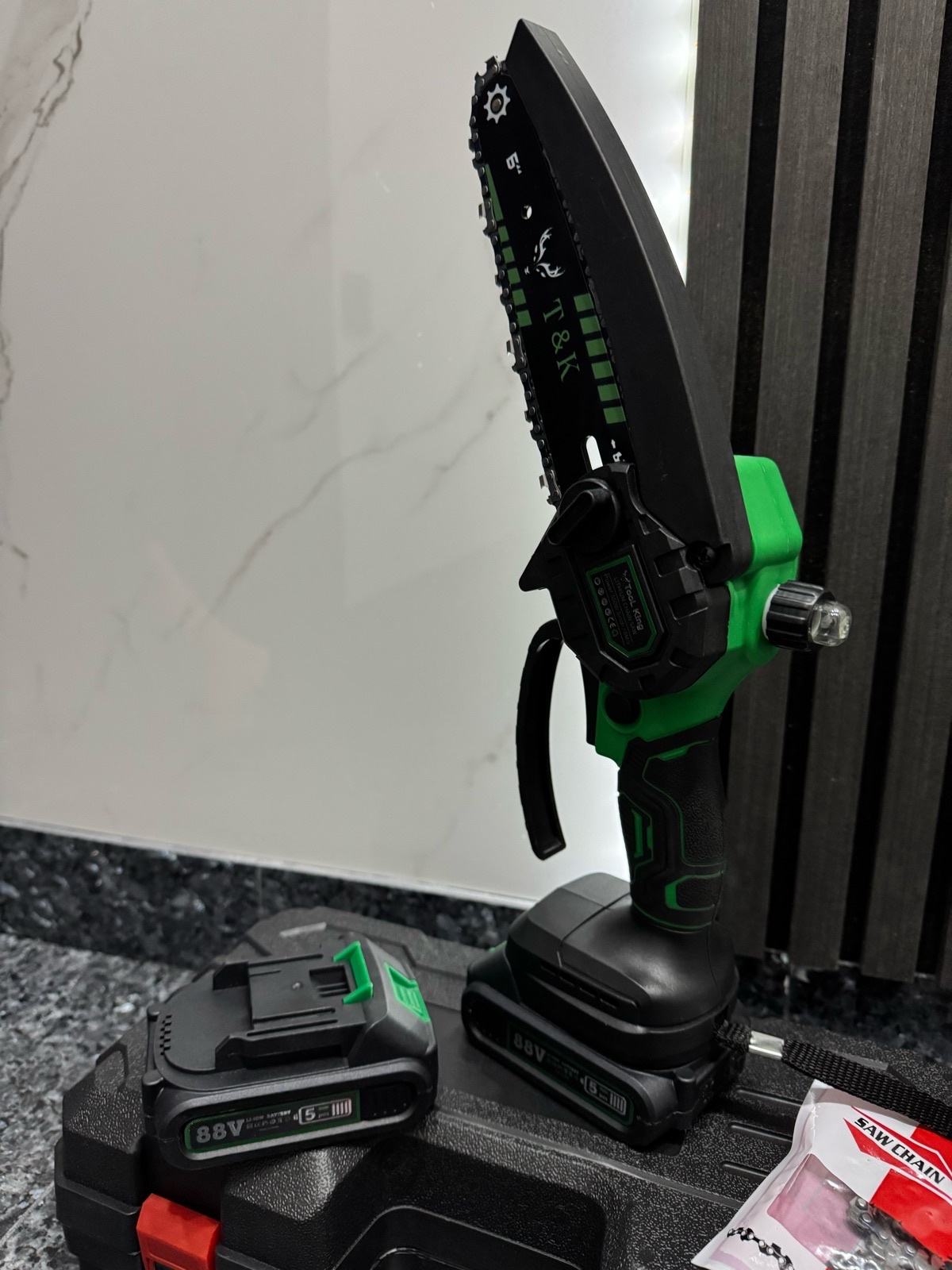 AKU PILA 6 INCHA 2x88V AUTOMATSKO PODMAZIVANJE GRATIS LANAC