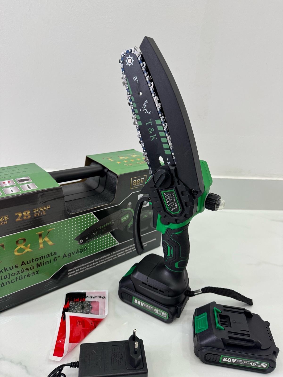 AKU PILA 6 incha 2x88V DUPLI LANAC SPREMNIK ZA PODMAZIVANJE