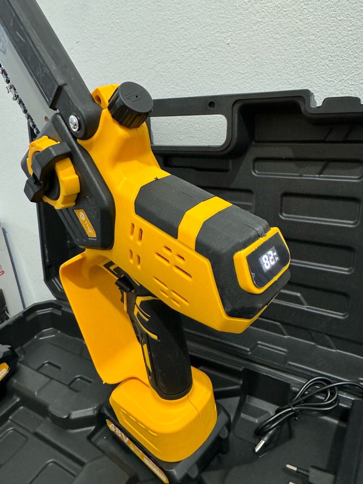 AKU PILA 8 incha 2x48 V LCD ZA BATERIJU