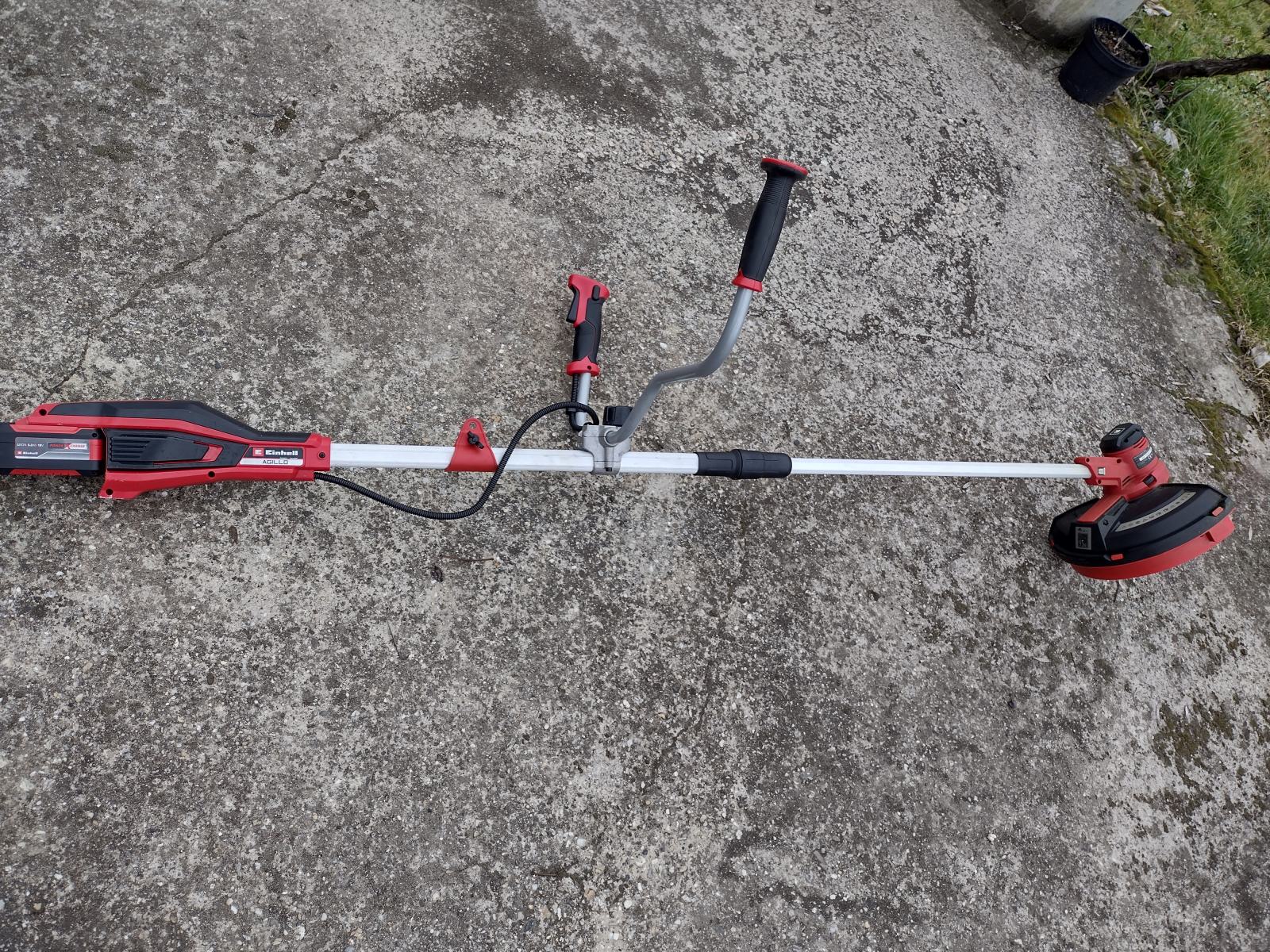 EINHELL AGILLO 18/200 zajedno sa punjačem i dvije baterije od 5,2 Ah