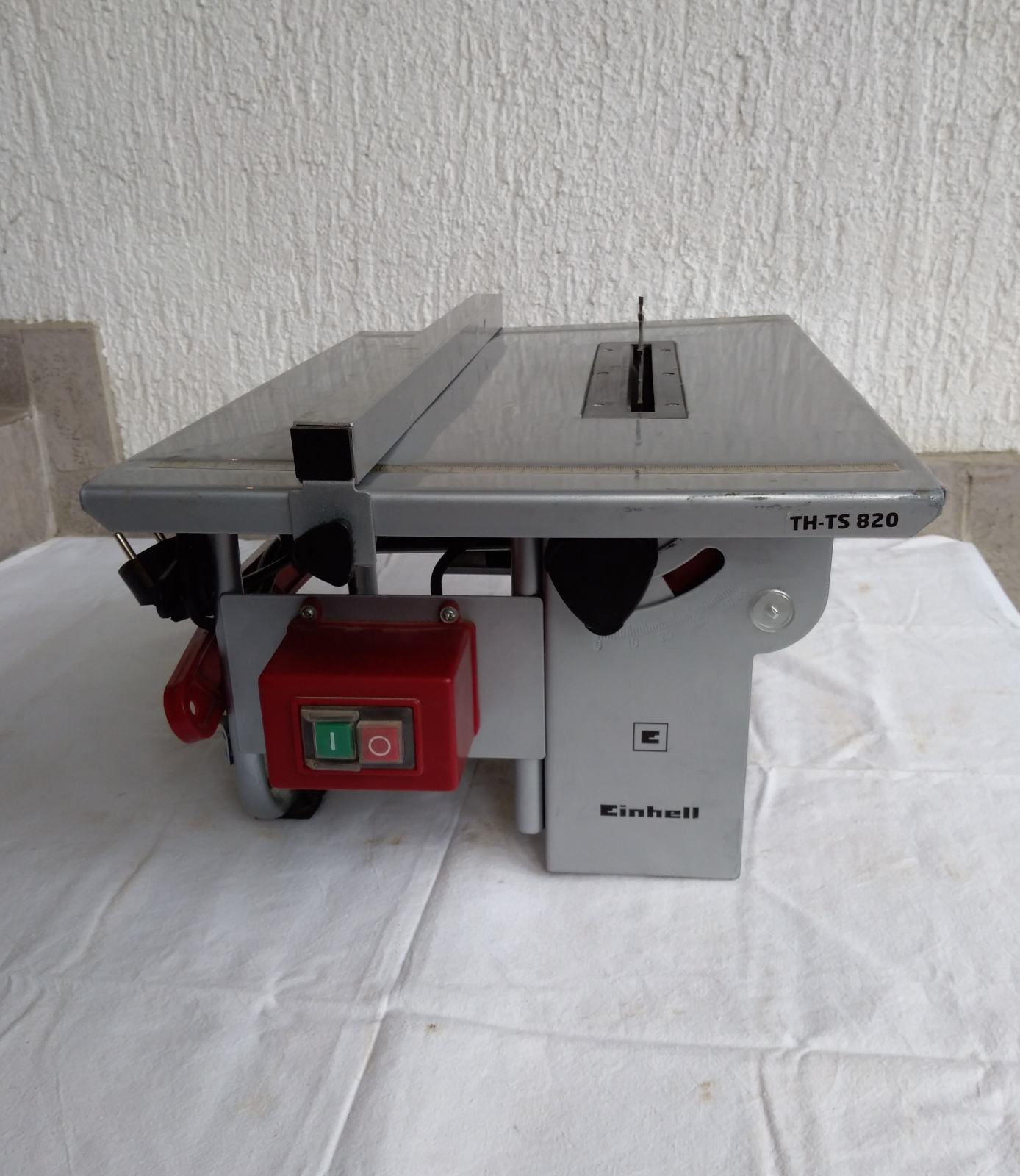 Stolni cirkular Einhell th-ts 820