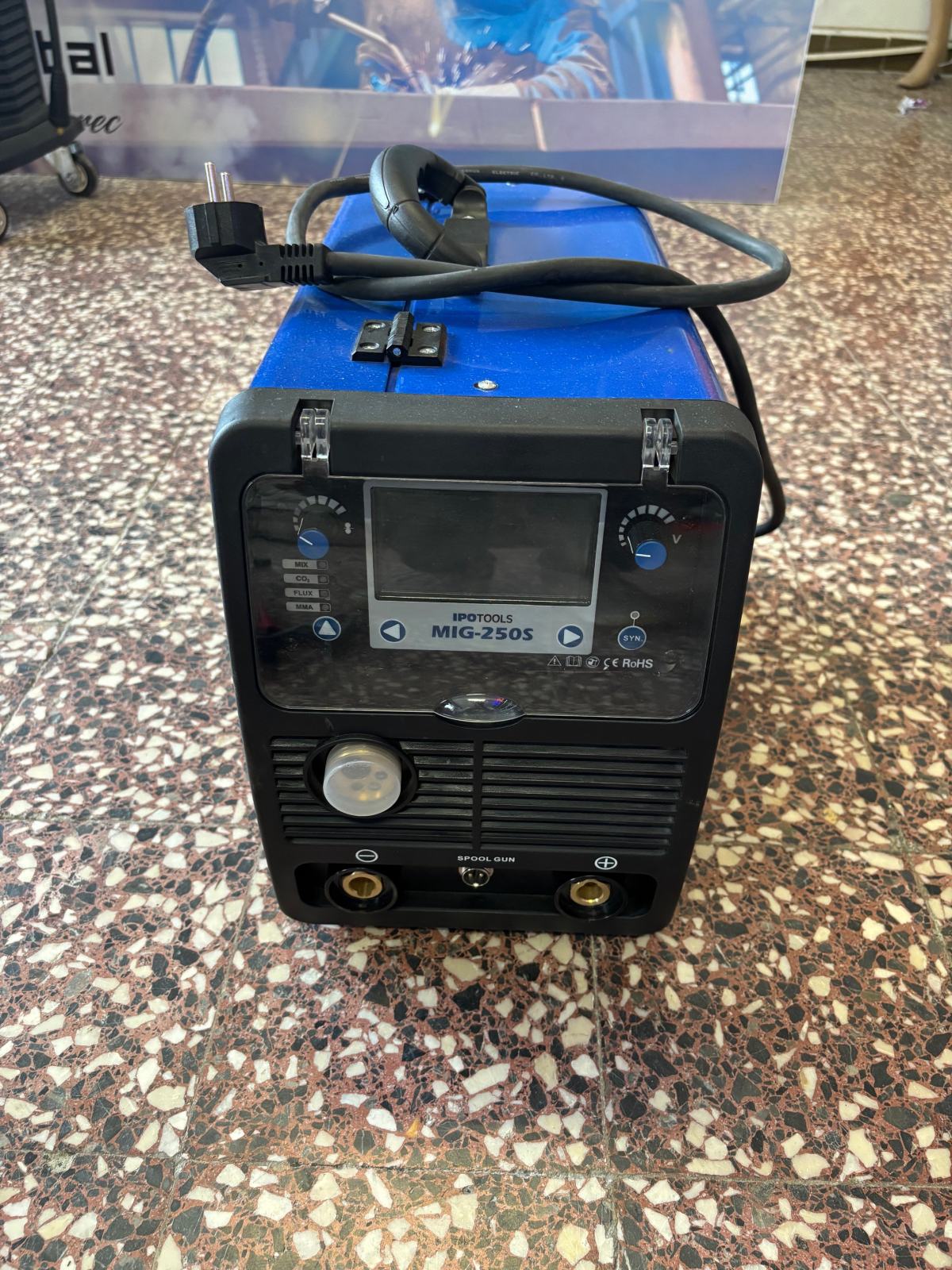 IPOTOOLS MIG 250S – Synergic aparat za zavarivanje