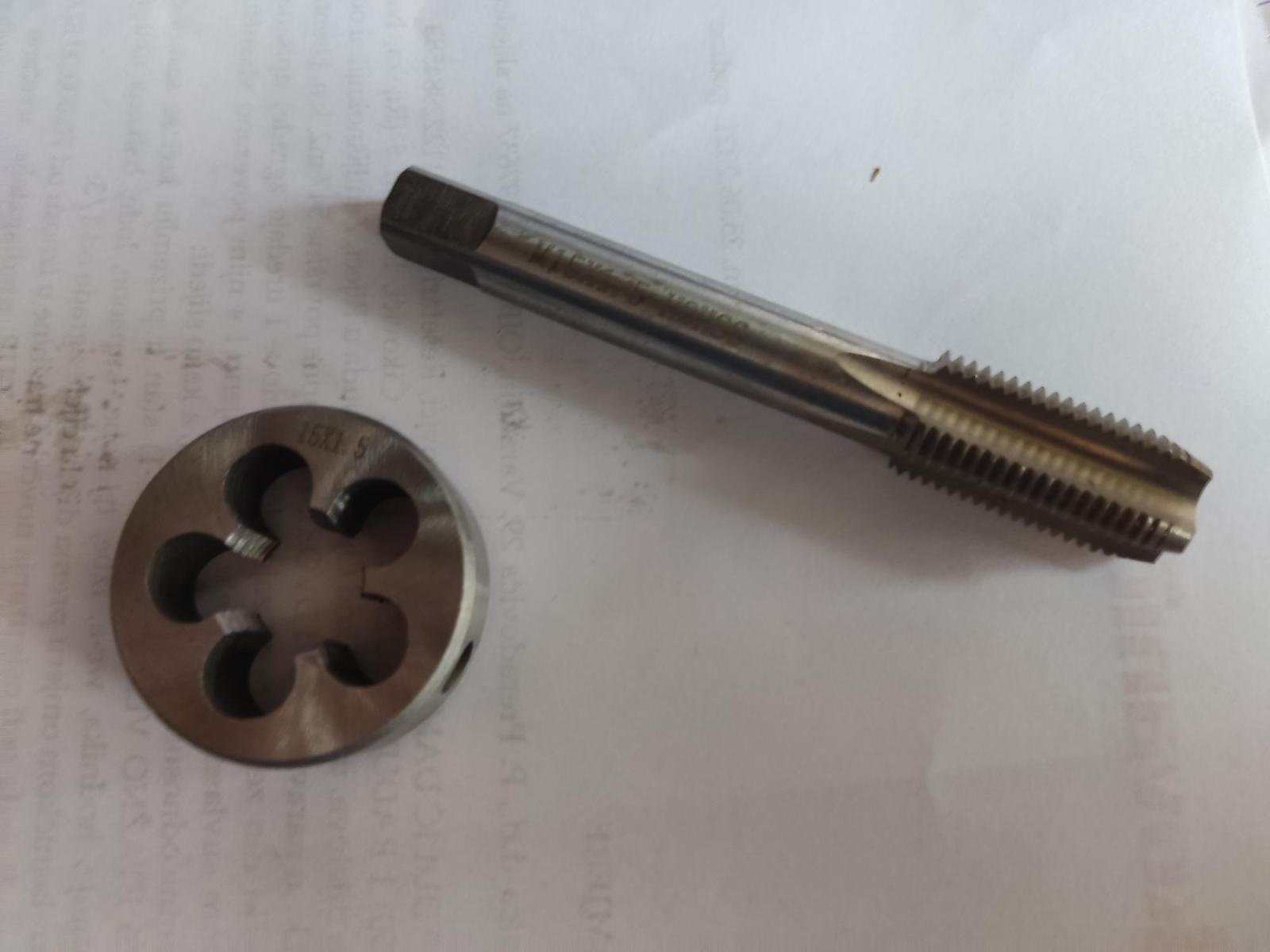 Nareznica i ureznik M15 x 1,5 komplet prodajem