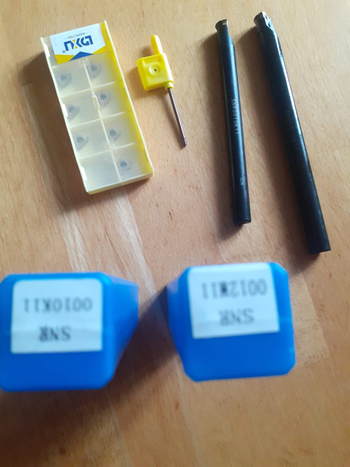 Nož za navoje u rupi mini