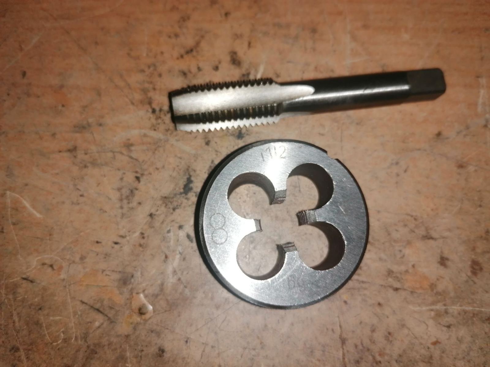 Ureznik i nareznica M12 x 1,5 HSS