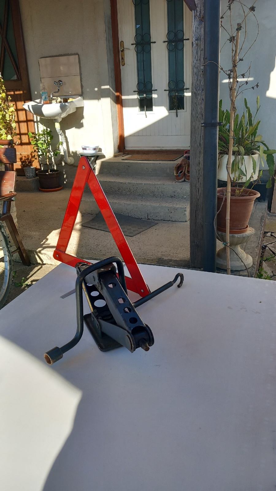 Ručna auto dizalica + auto trokut gratis