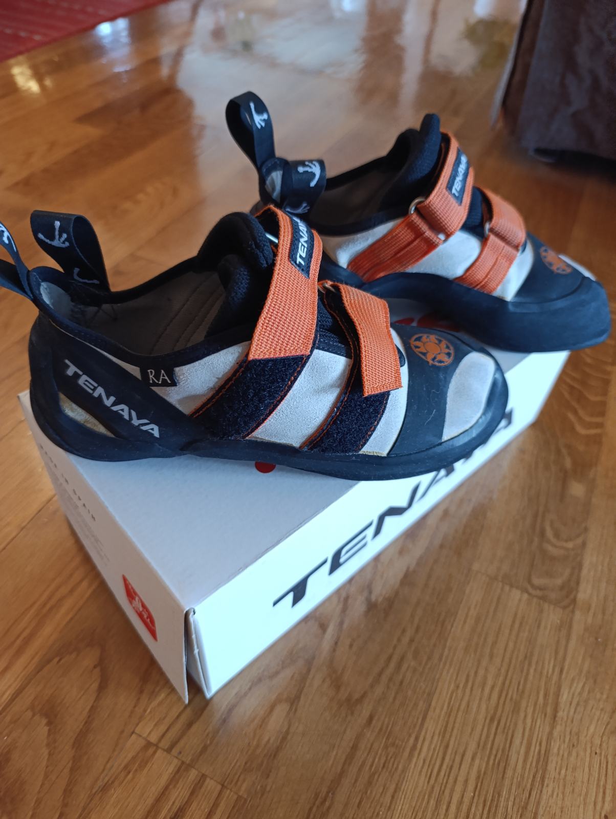 Prodajem penjačice Tenaya, model Ra,veličina 42, jednom korištene