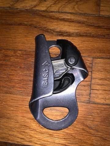 Prodajem Petzl Basic