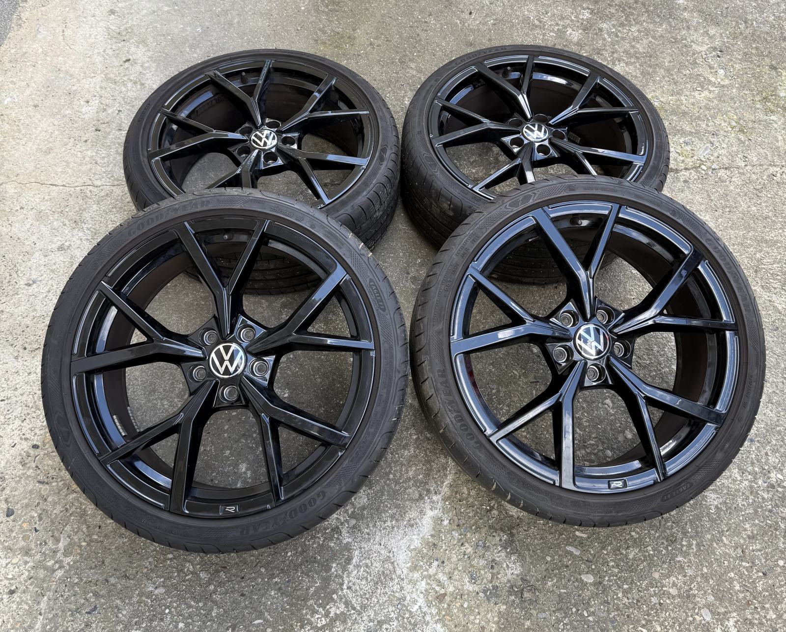19 original VW R- line Golf 8 Estoril