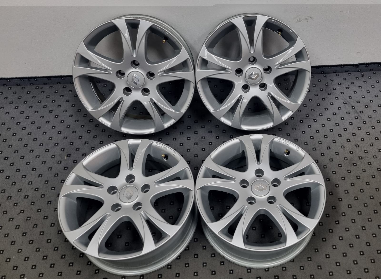 ORIGINAL RENAULT Alu felge 16 + TPMS 5X114,3 **KAO NOVE**
