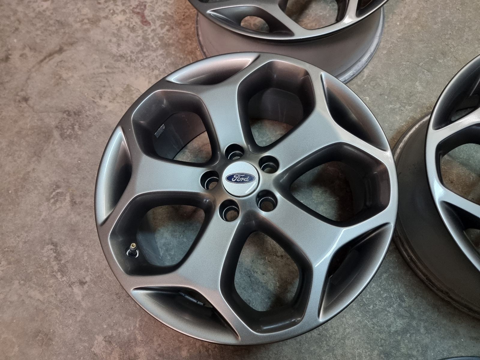 Alu felge 18 rupe 5x108, 4 kom. OEM Focus ST snowflakes