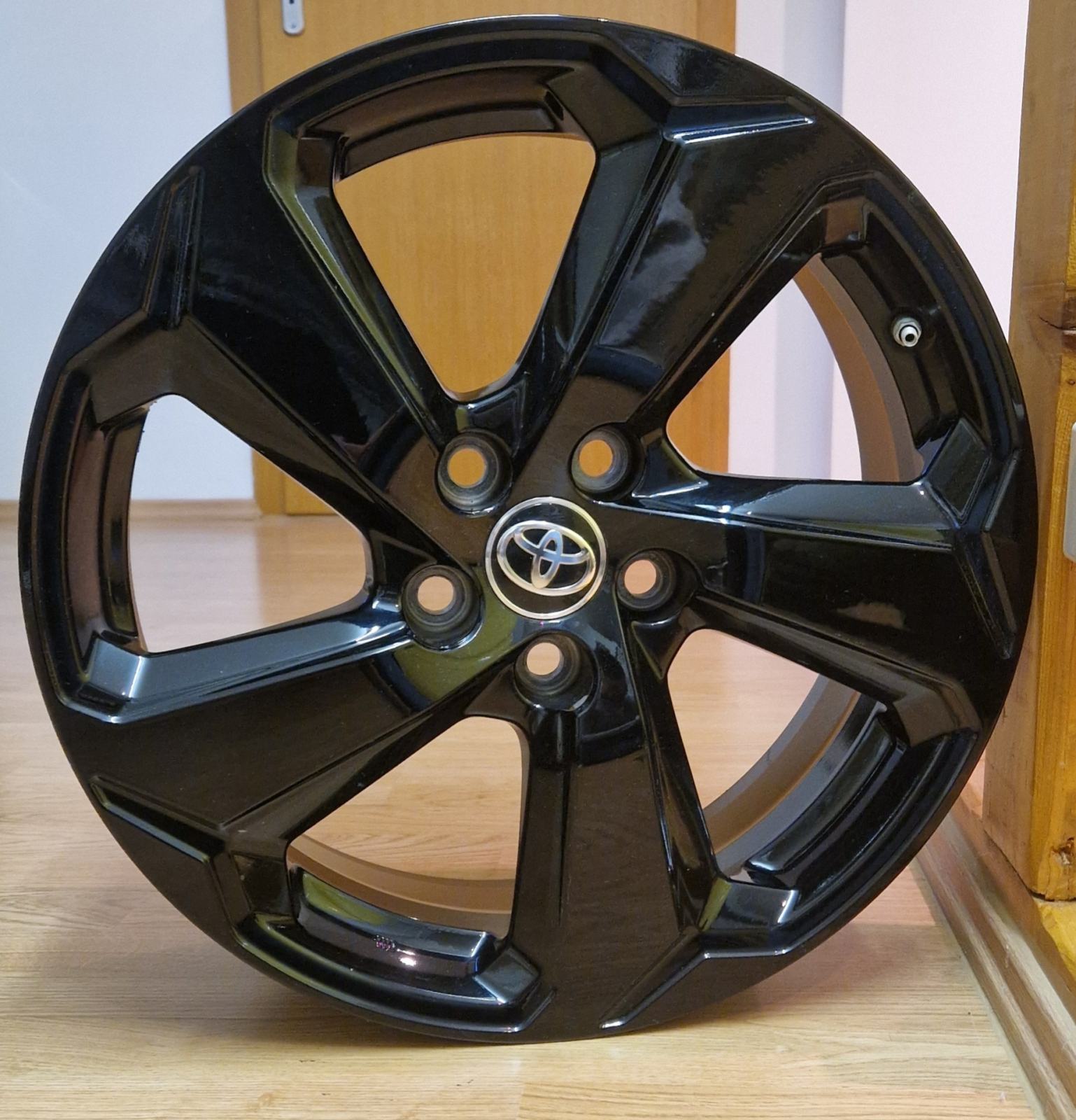Alu felge 18 rupe 5x114.3, 4 kom.
