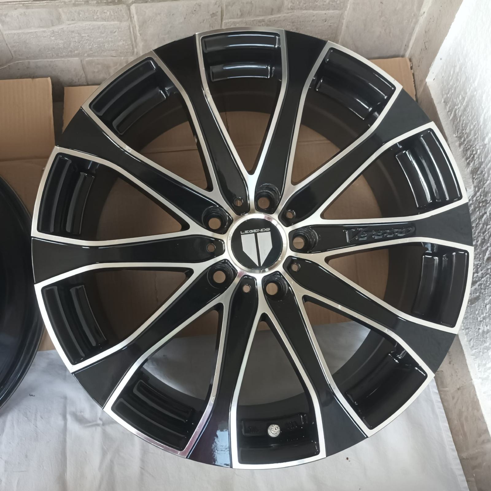 Alu felge 18 rupe 5x114.3, 4 kom. sa TPMS