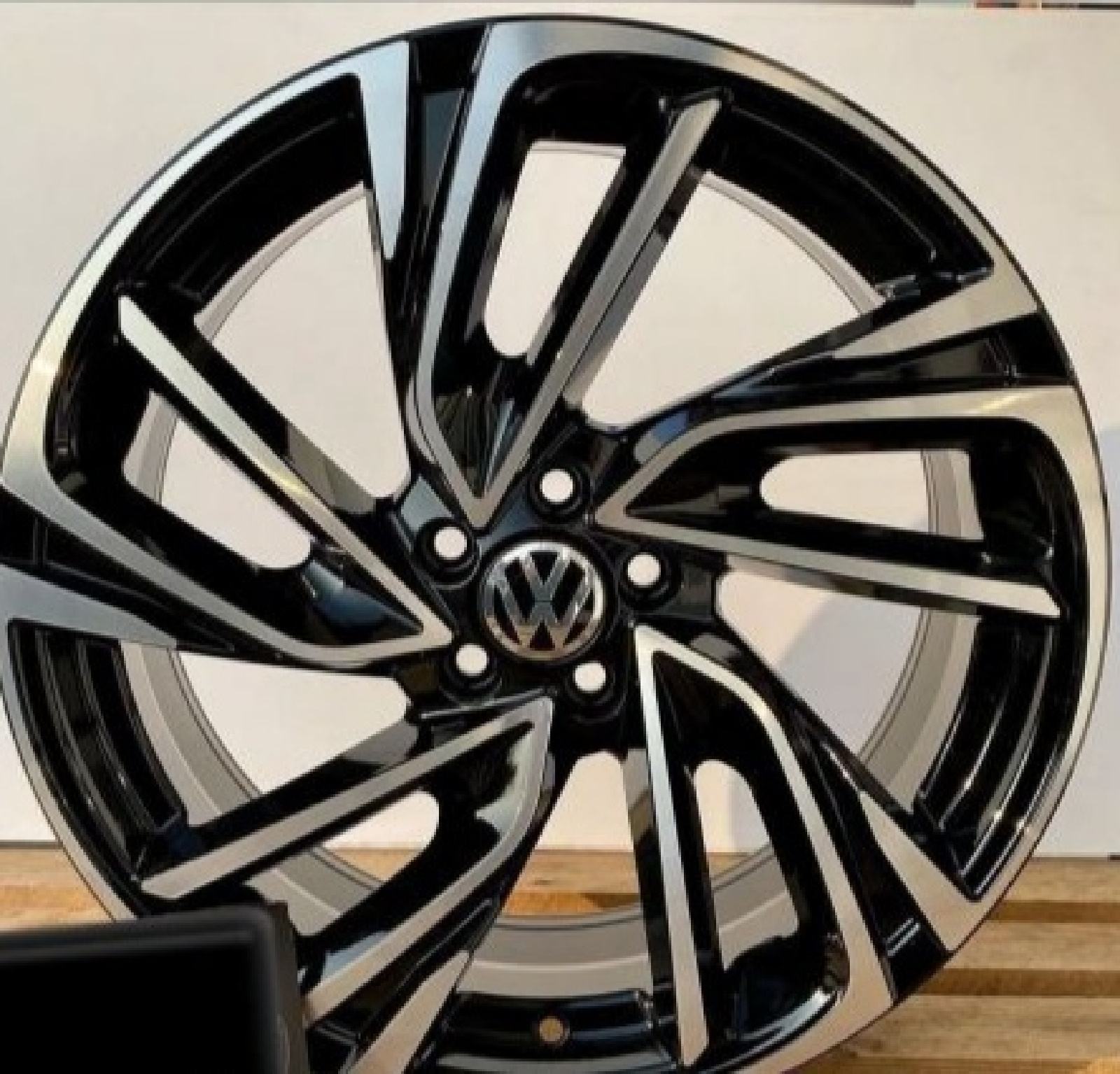 Alu felge VW ADELAIDE 19 5x112