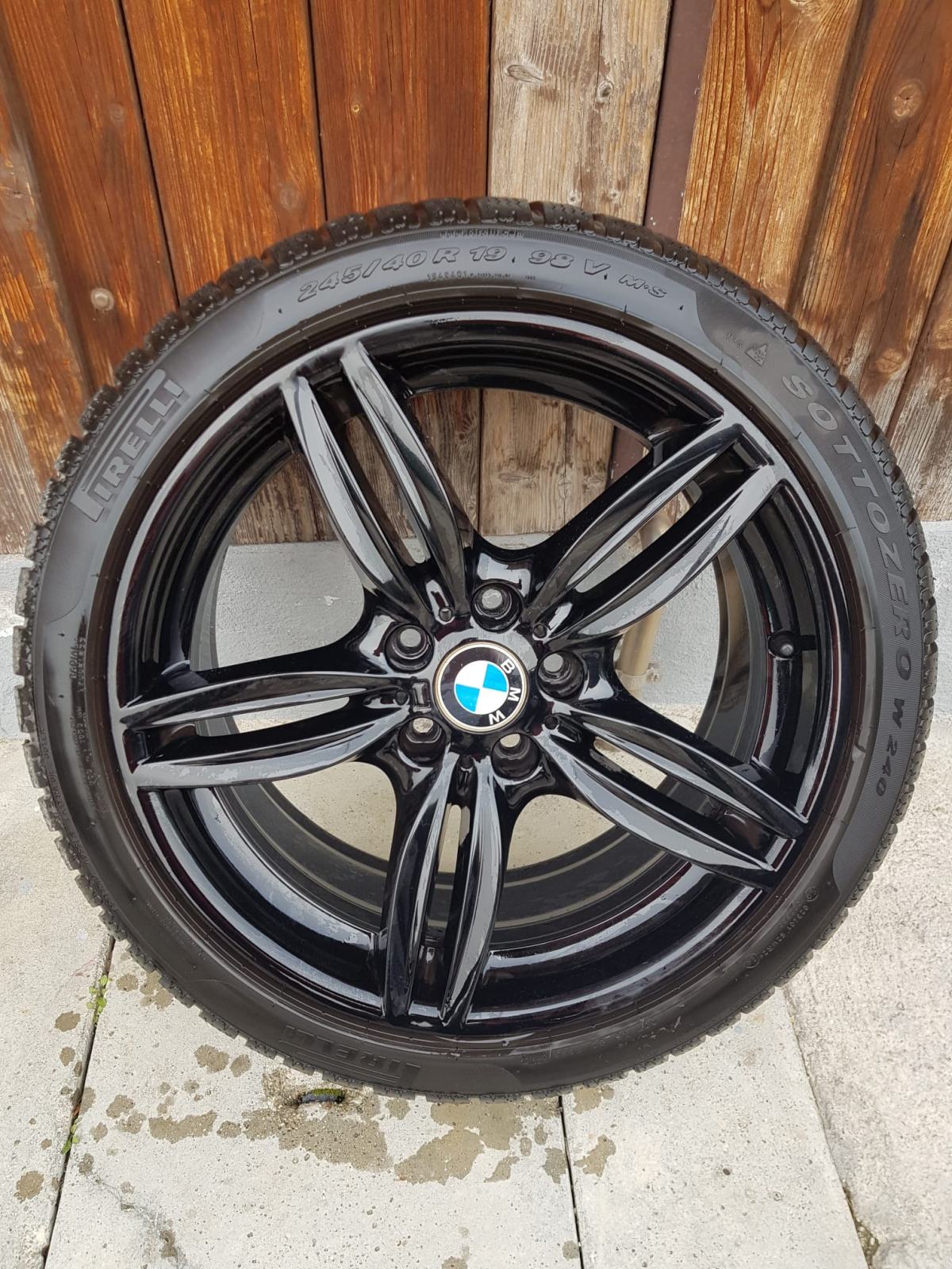 BMW 5 F10/F11 original Style 351M alu 19, s zimskim 245/40
