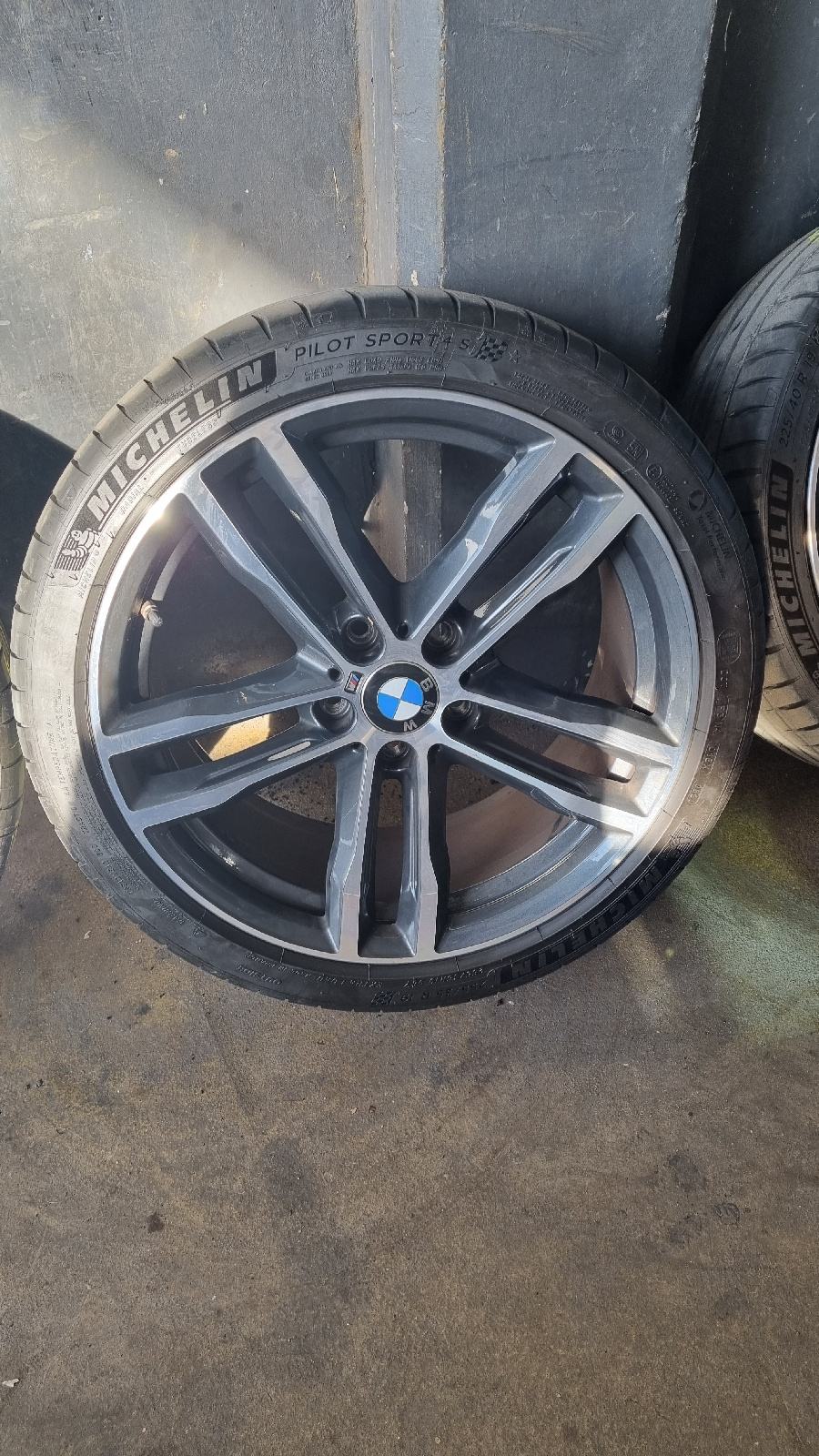 BMW Felge 19 704M + Michelin PS4S*