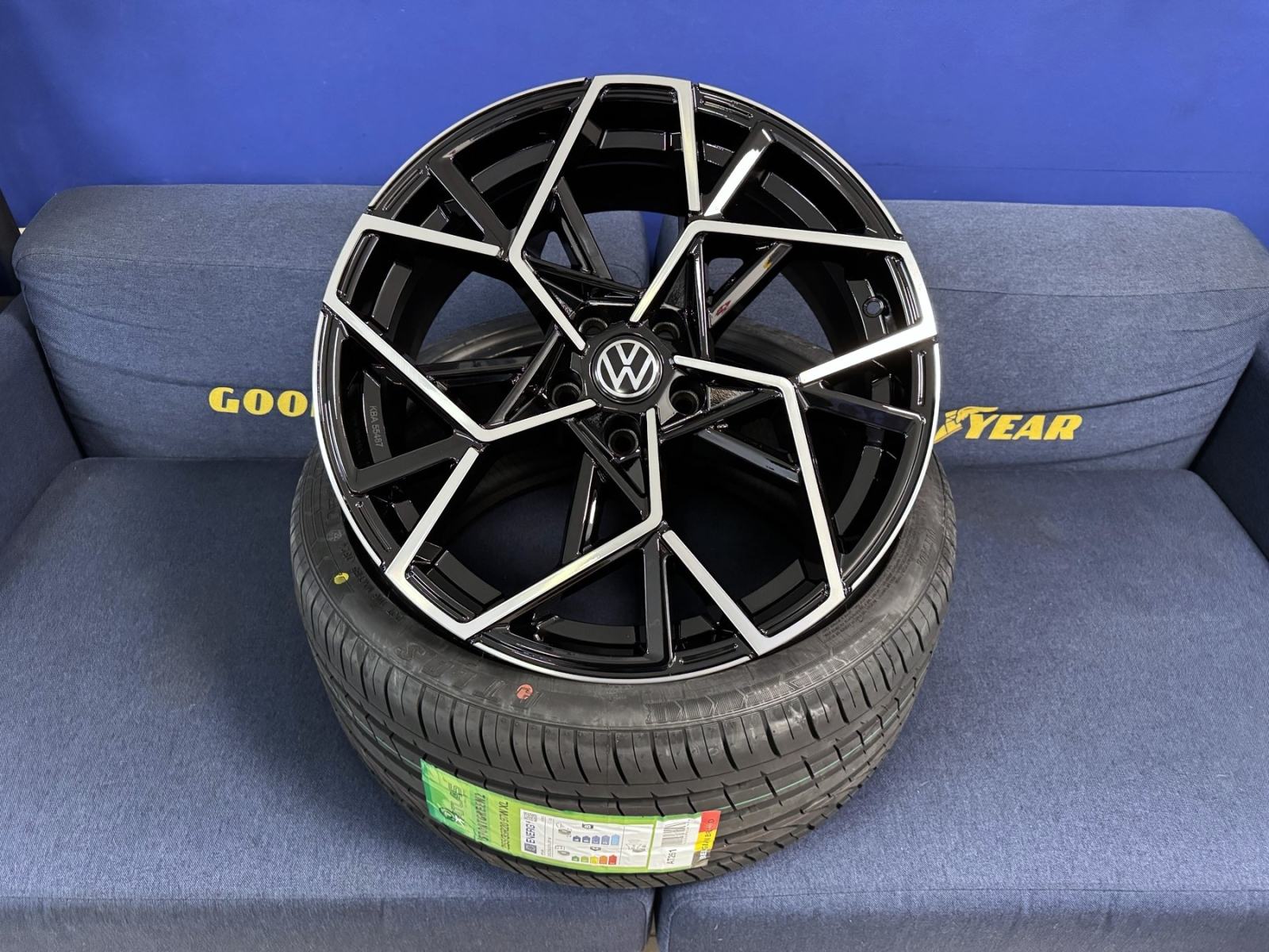 LJETNI SET GMP CARTESIO ZA VW PASSAT 2014-, NOVI PASSAT 2024-, 4 kom.