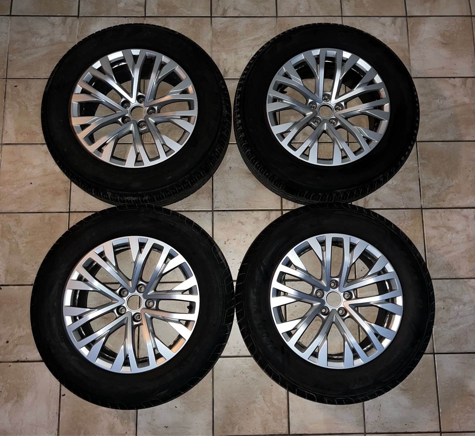 Original VW Touareg 18 Cola Model Cascade