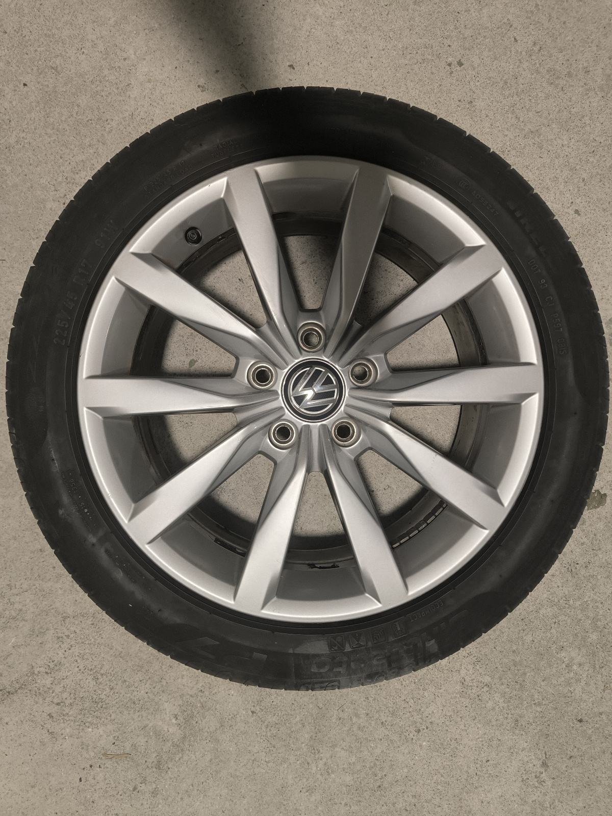 Prodajem originalne VW alu felge 17 cola model „Dijon“ sa Golfa 7 u o