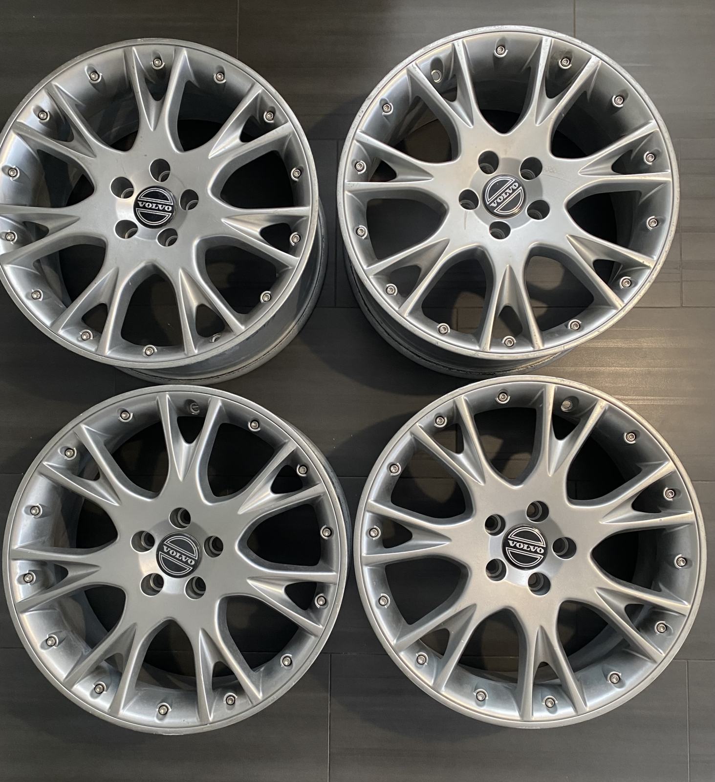 [Replika] Volvo Nebula 7.5x18 ET38