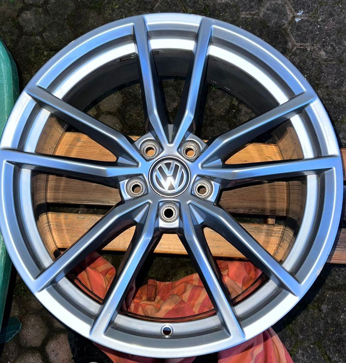 VW Golf 7 GTI / GTD / R line model Pretoria original alu 19