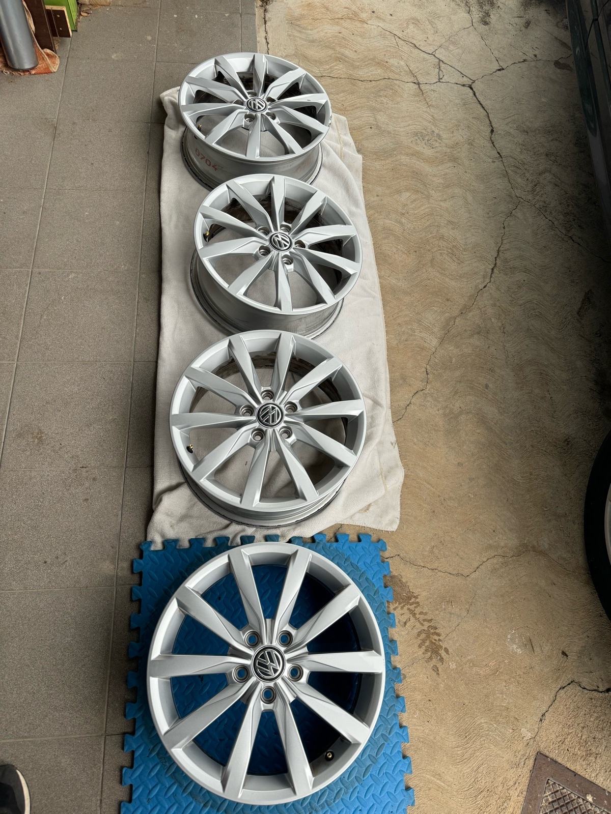 Orginal VW Dijon Alu felge 17 rupe 5x112, 4 kom. Golf