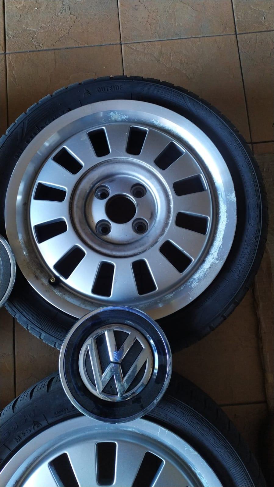 VW UP original alu 16 s zimskim gumama 185/50