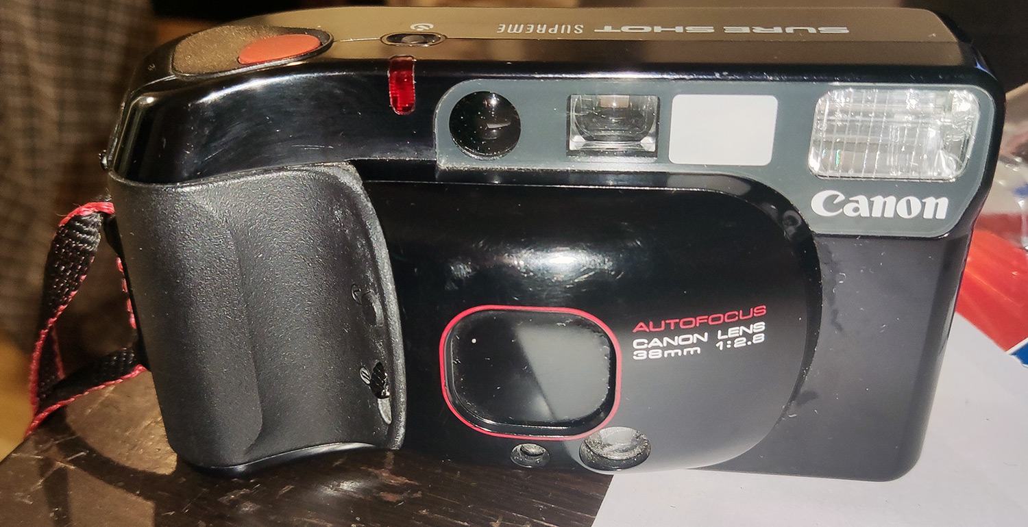 Analogni fotoaparat CANON SURESHOT SUPREME f2.8