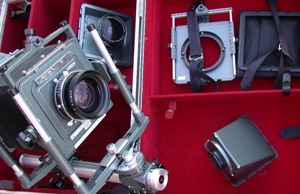 Velikoformatna kamera Plaubel Peco Profia 4x5 incha,objektivi: 240mm