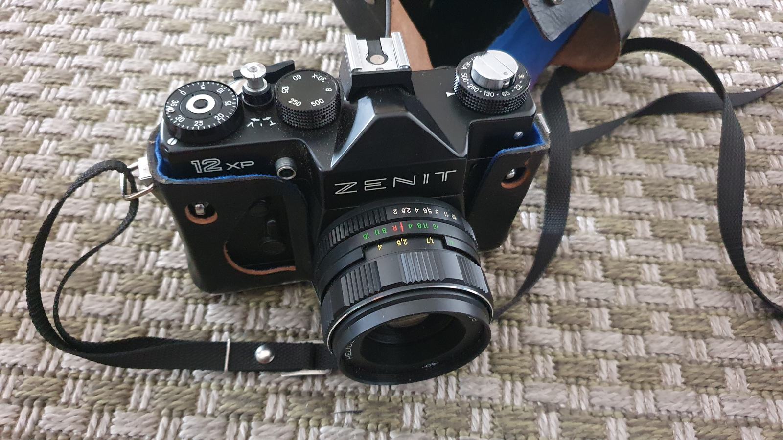 Zenit 12XP, Helios objektiv