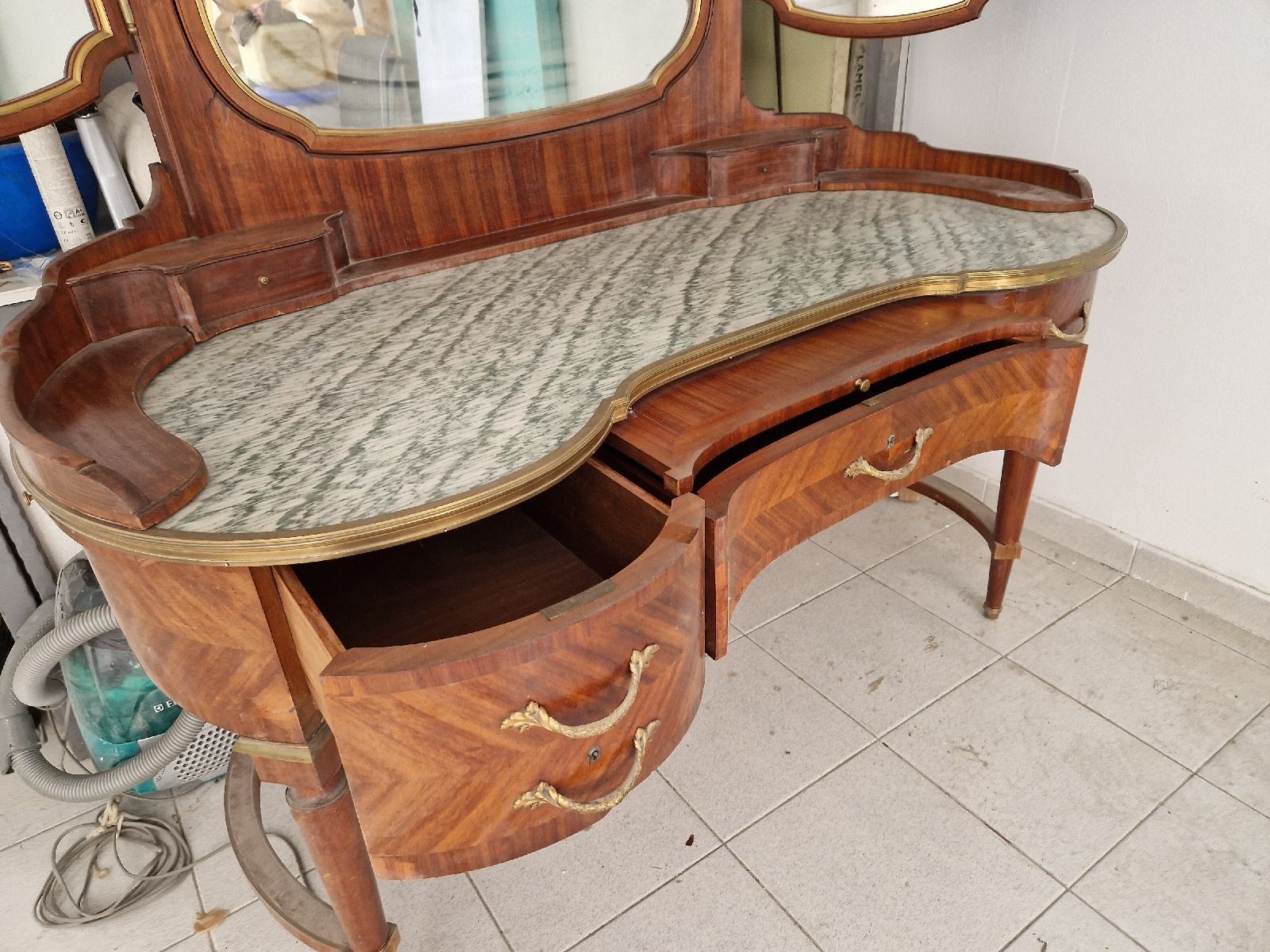 Antik radni stol / psiha