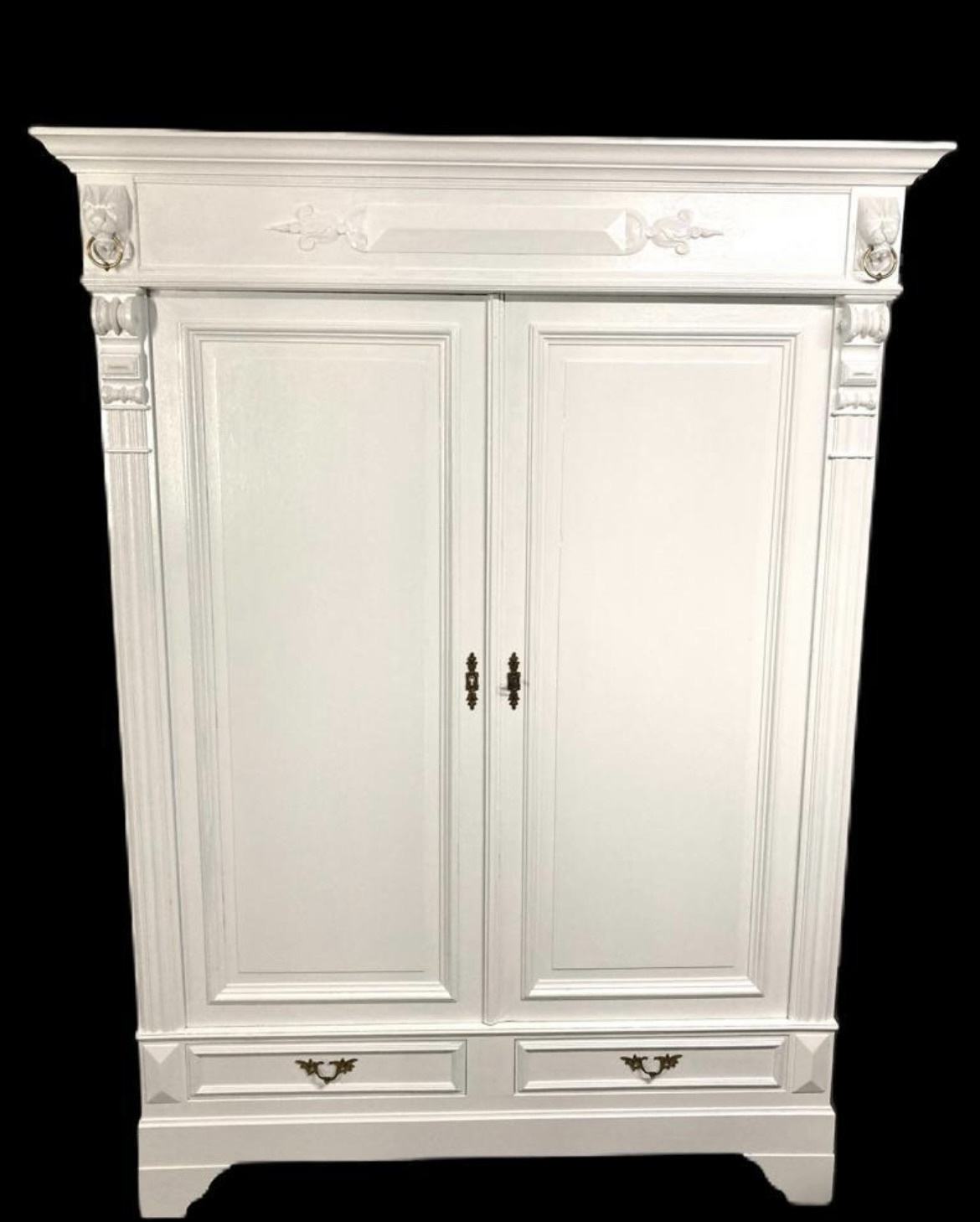 Antikni Ormar bijeli