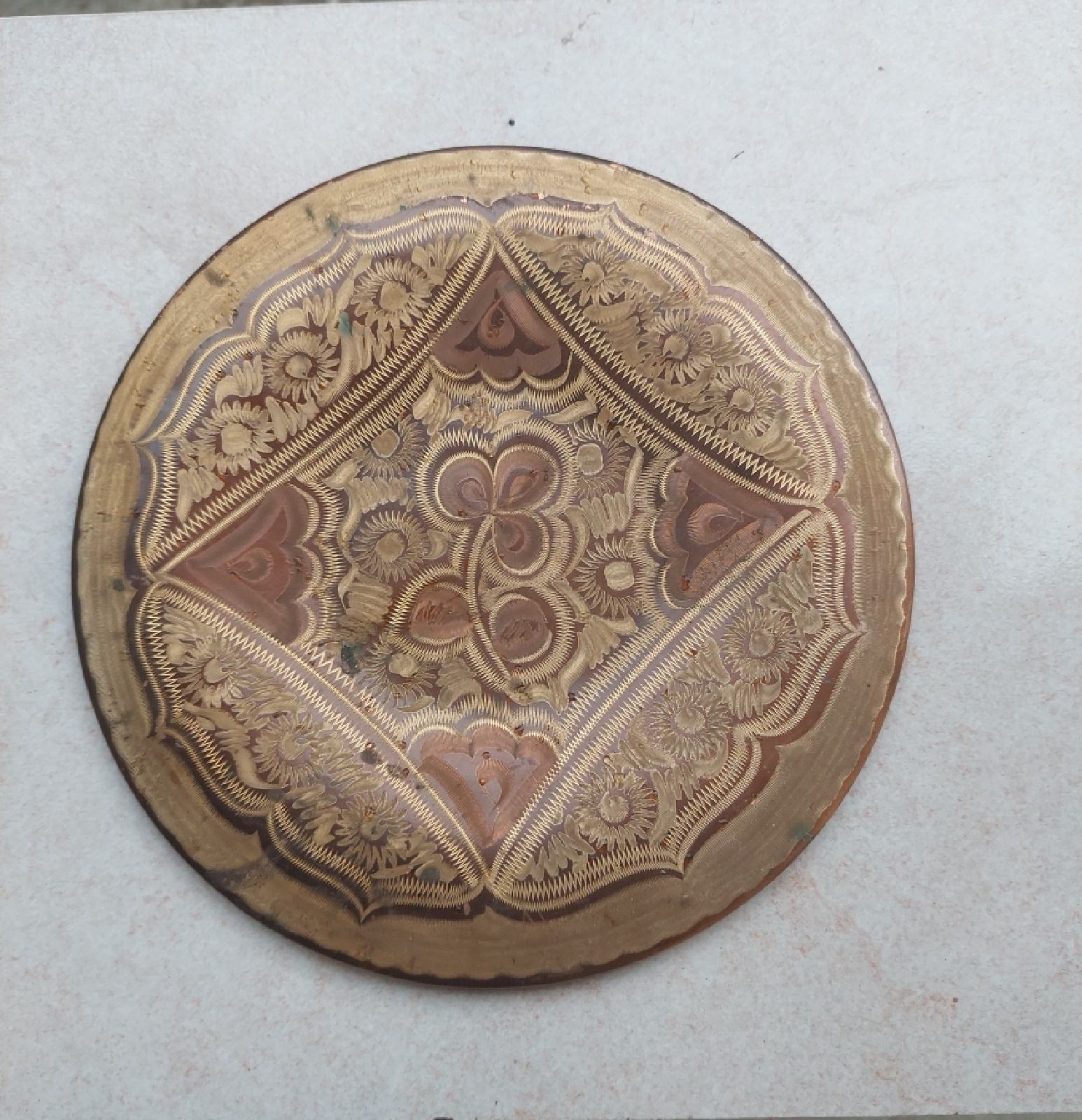 Bakrorez dekorativni zidni ukras