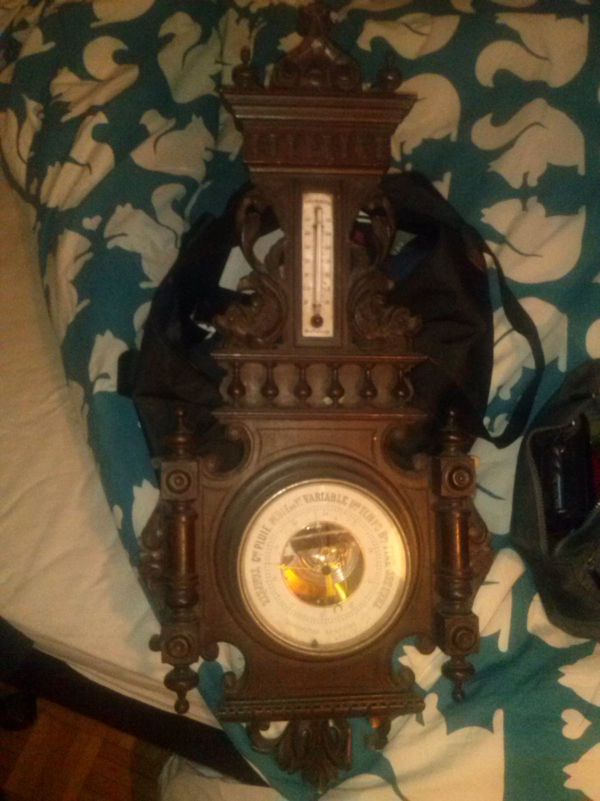 Barometar i termometar