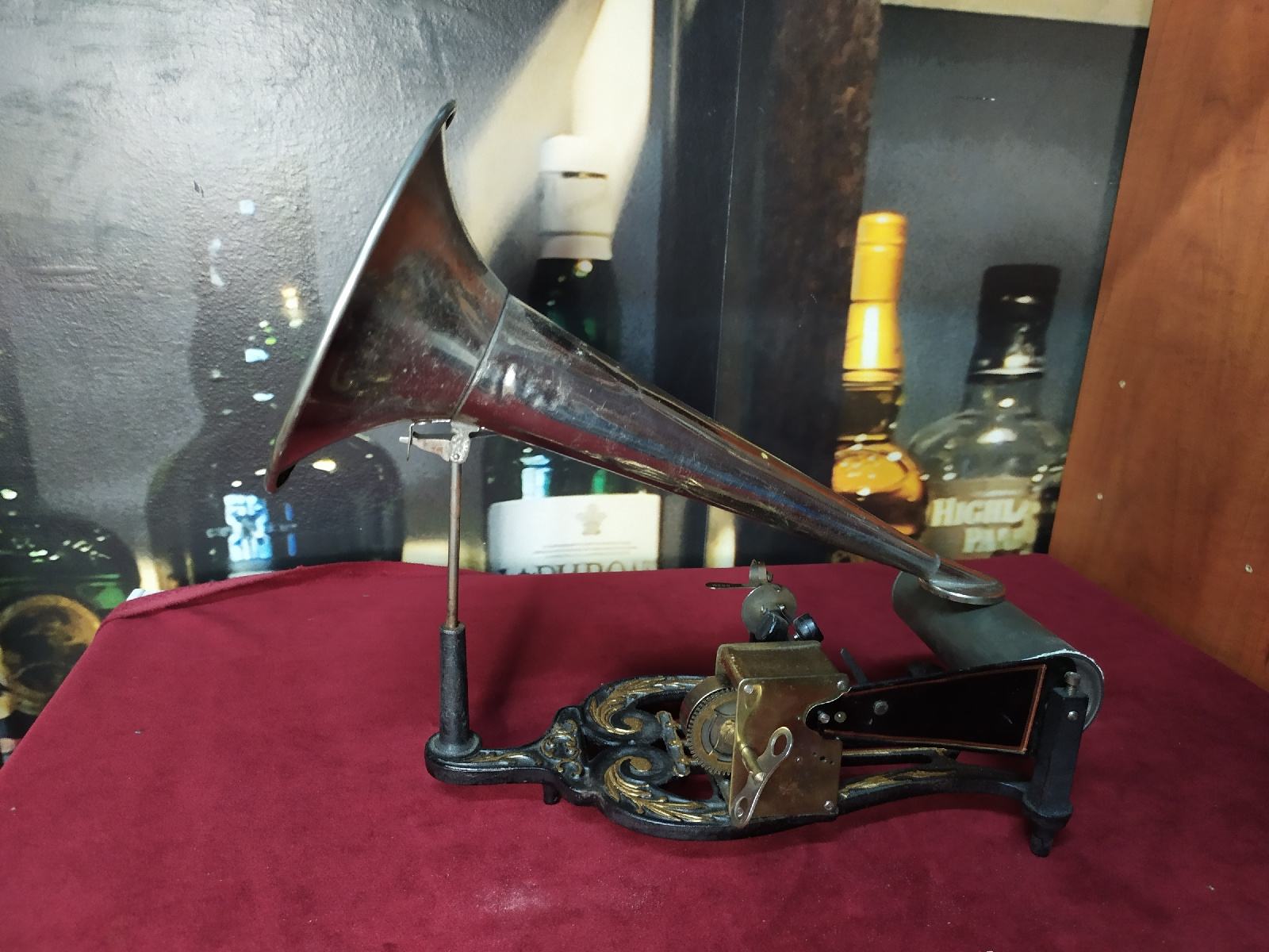 Francuski LYRA phonograph PUCK 1900g