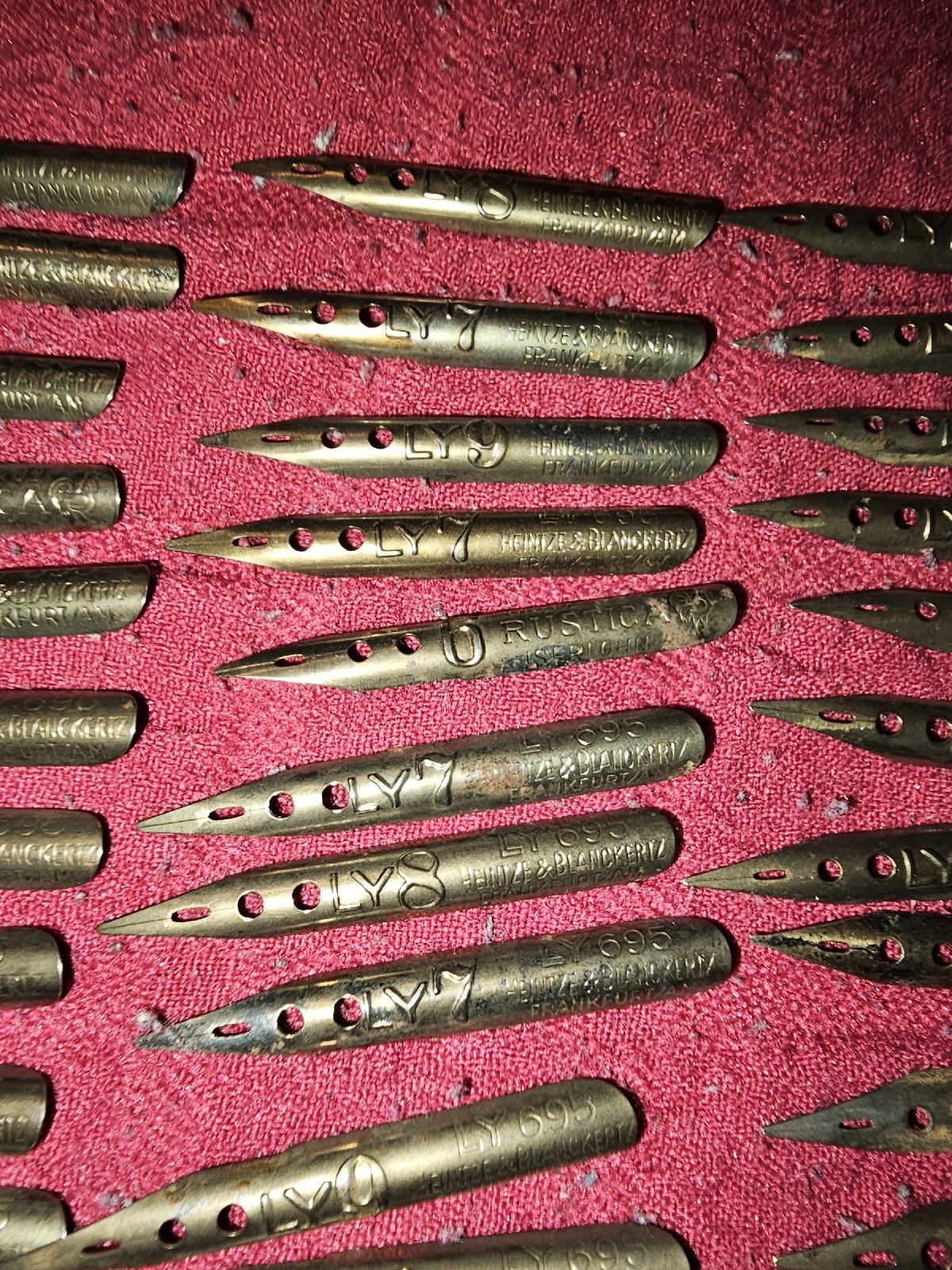 HRPA STARIH TEHNIČKIH PERA ZA CRTANJE, 50- AK KOMADA