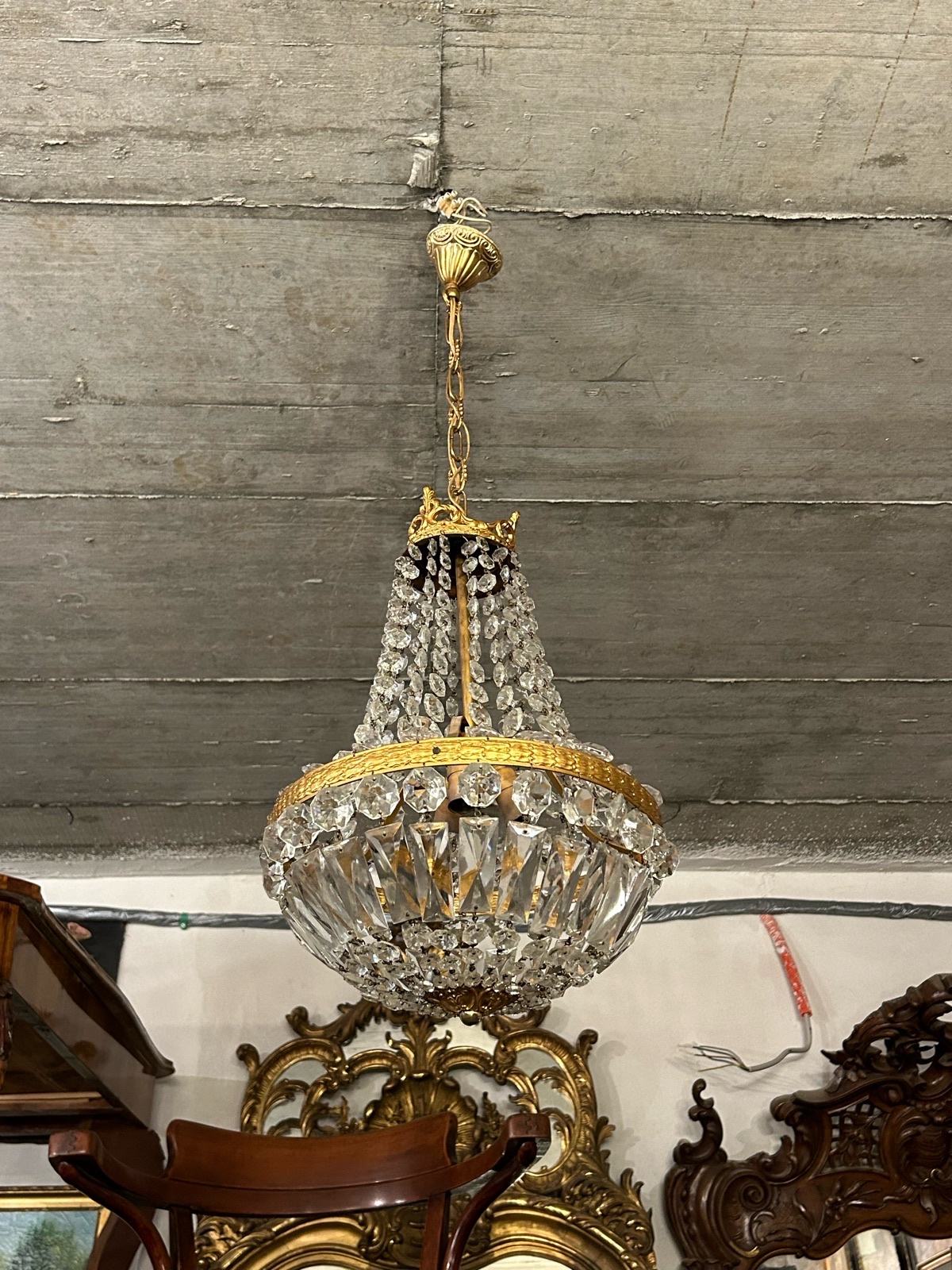 KRUŠKOLIKI STAKLENI LUSTER