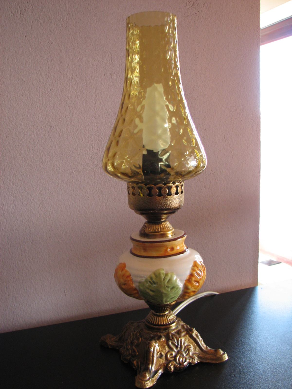 LIJEPA MAJOLIKA LAMPA