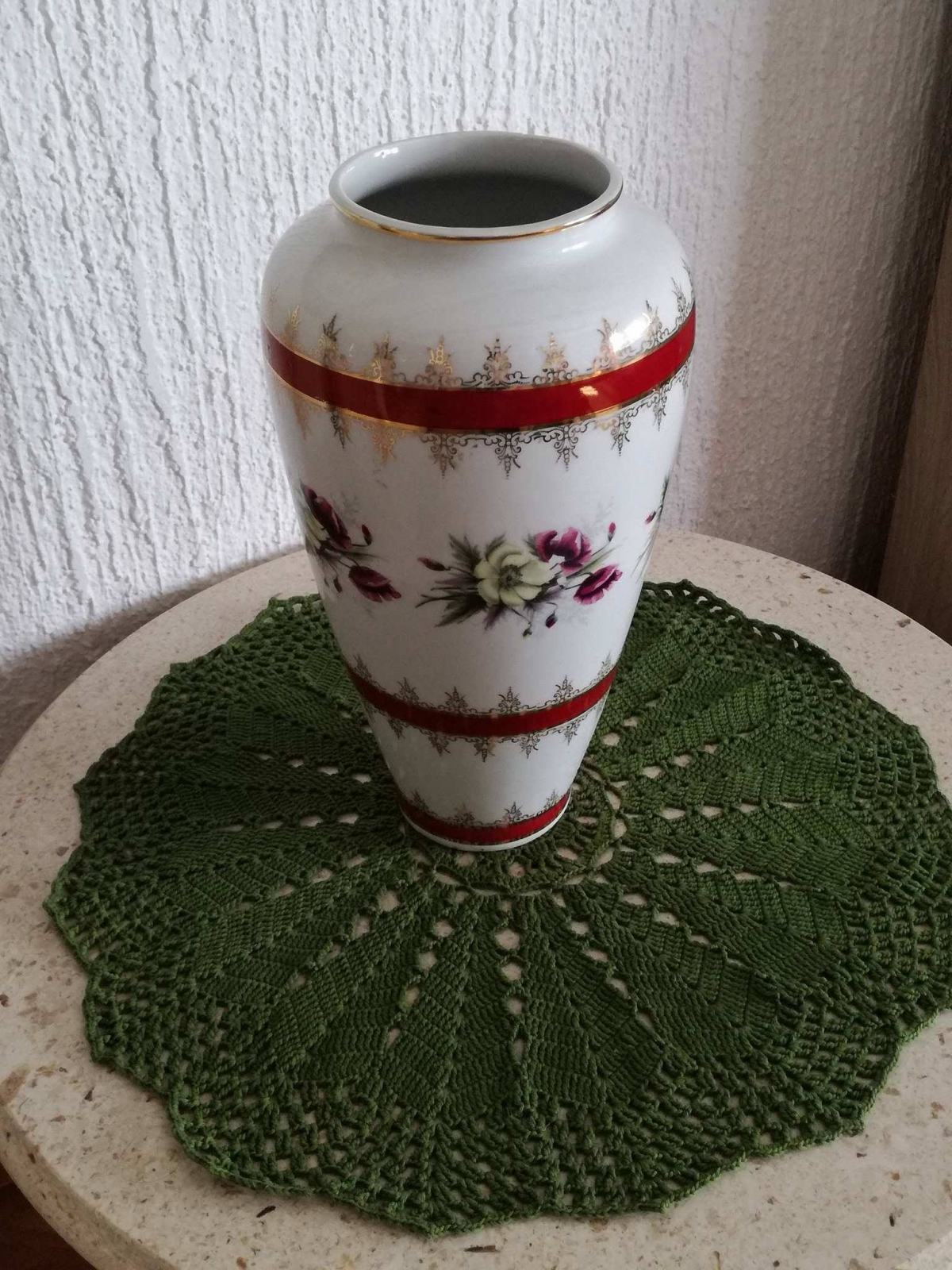 Porculanska vaza Tito Veles