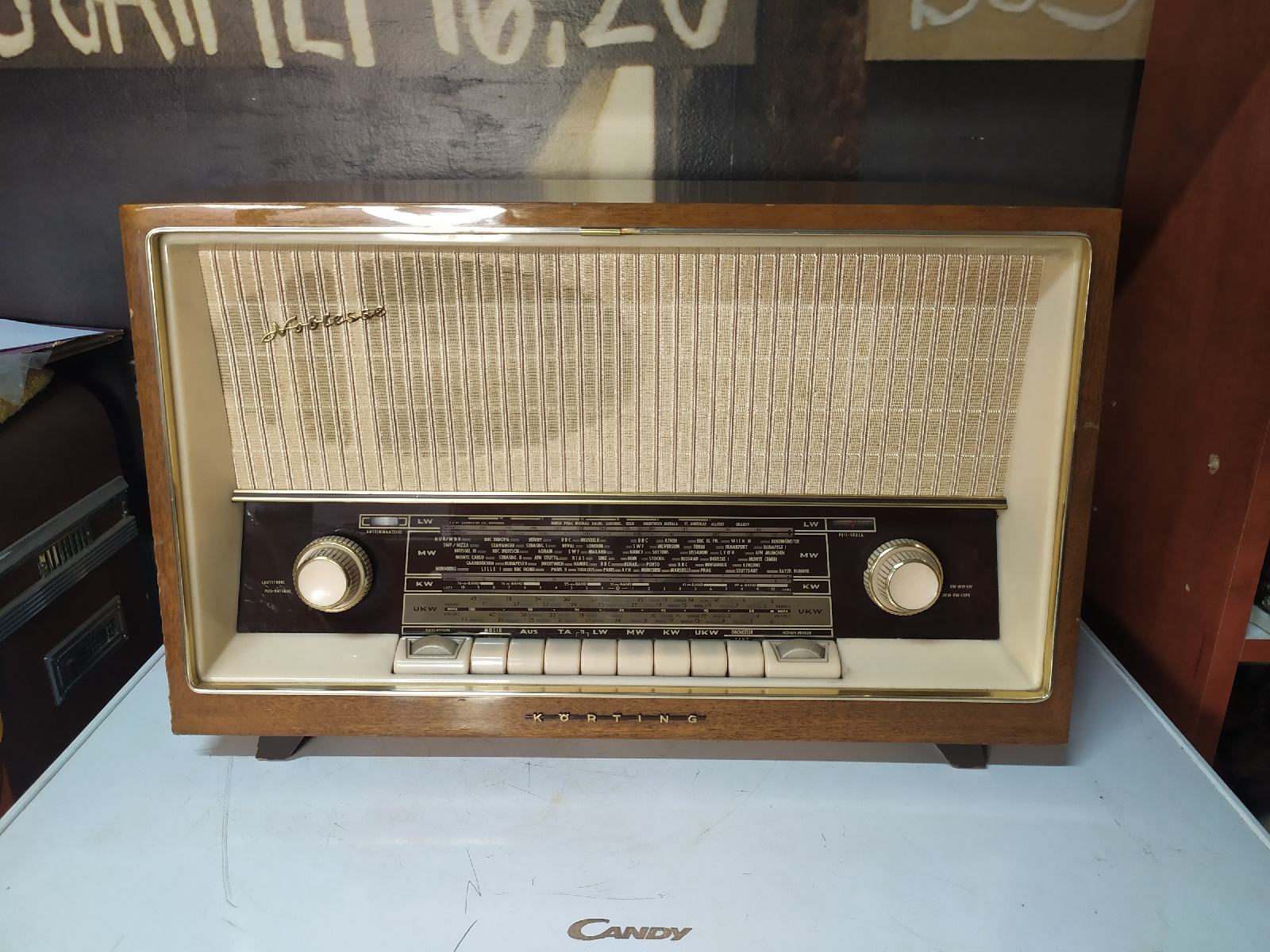 Radio lampaš Korting Noblesse UKW