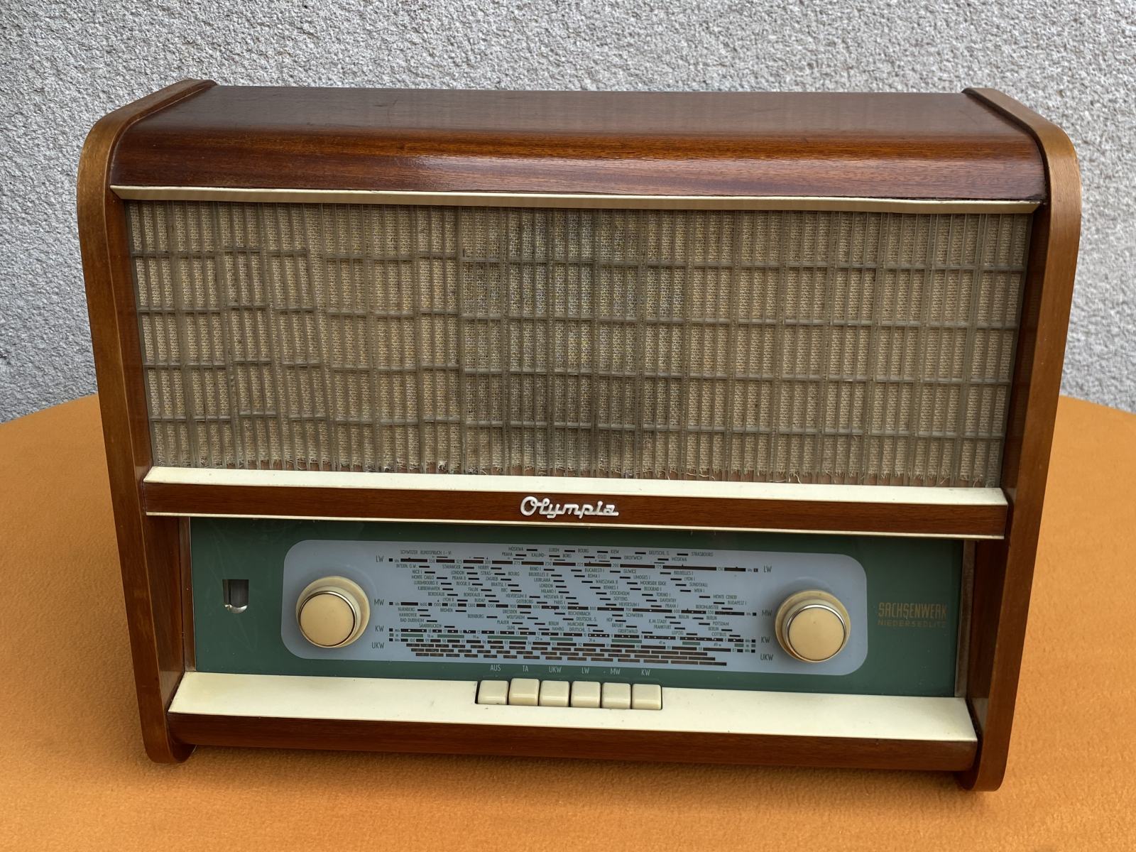 Sachsenwerk Olympia 573 W-L - Stari radio lampaš
