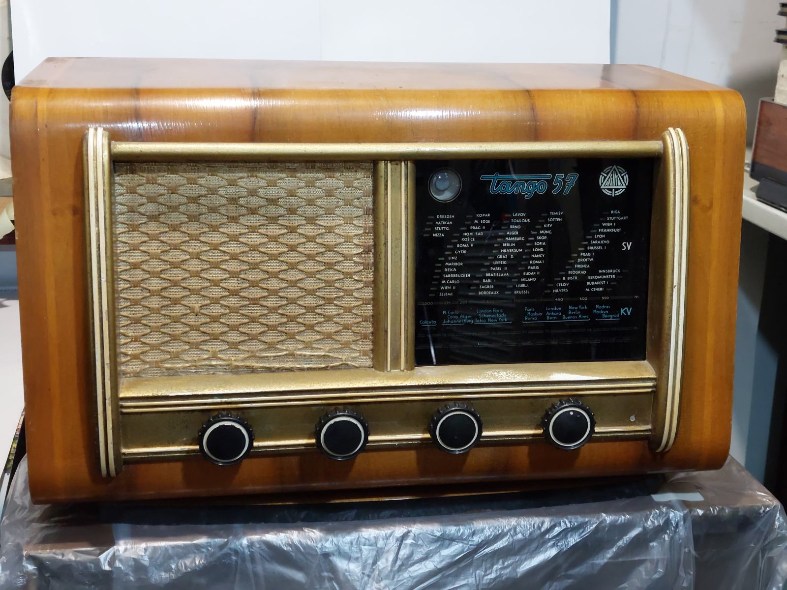 Stari radio Rafimus Tango iz 1957., Trešnjevka, Rudeš, Zagreb