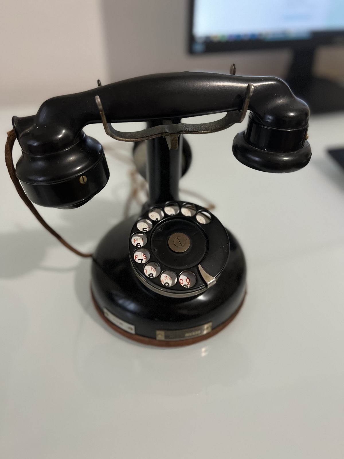 Stari telefon iz 1913 godine