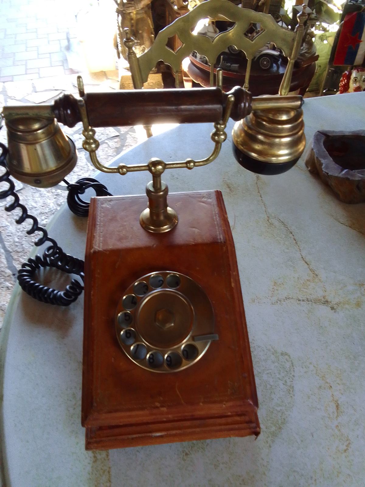 Stari telefon-zamjene za starine