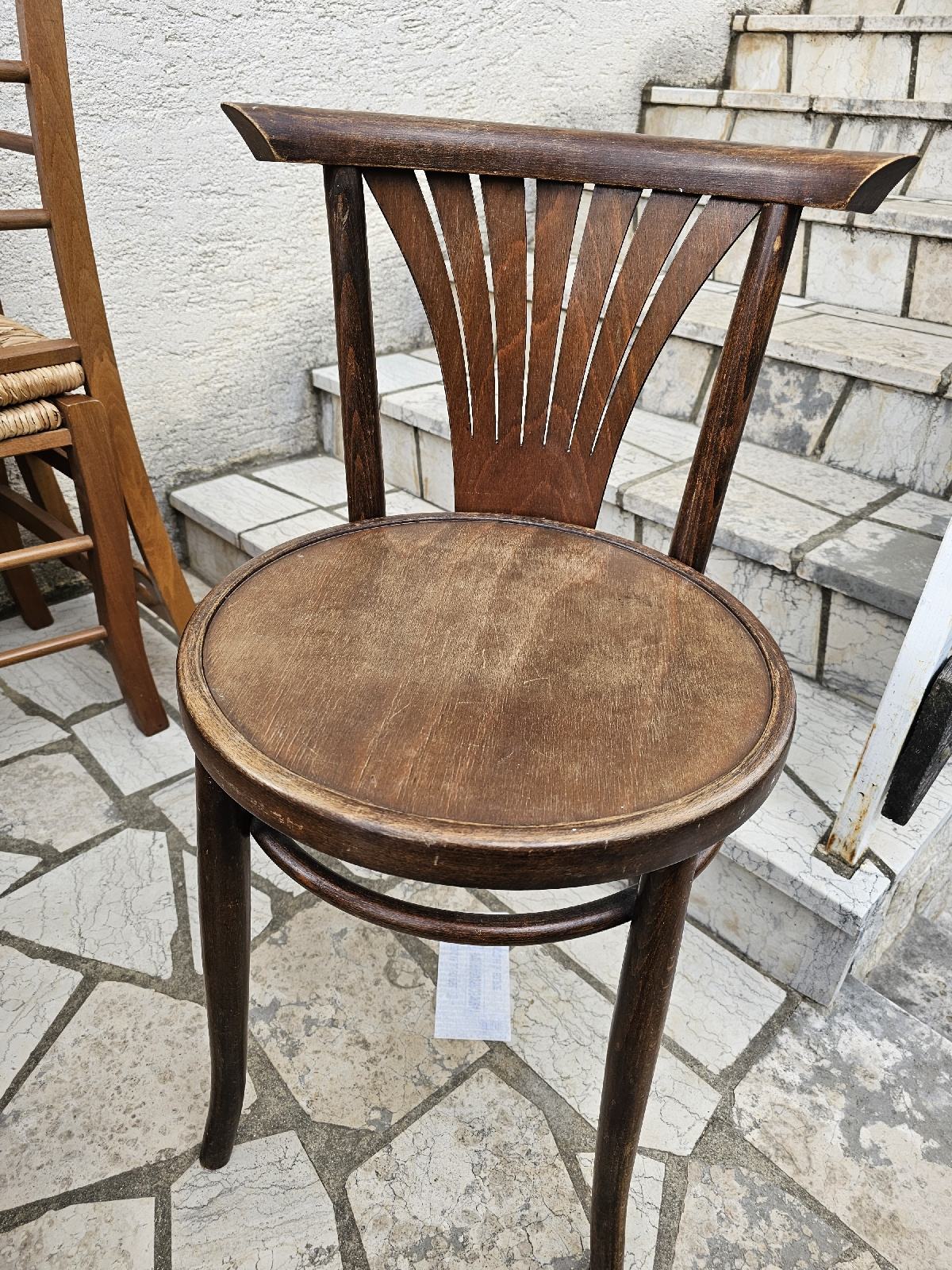 Starinske drvene stolice