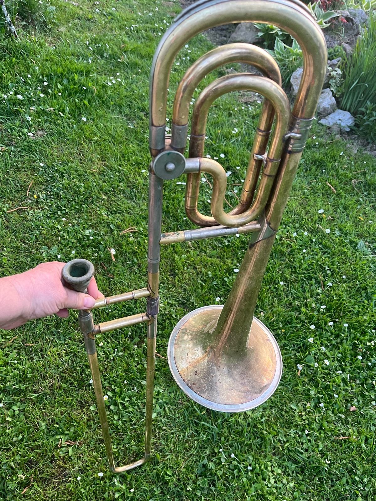 Trombon instrument