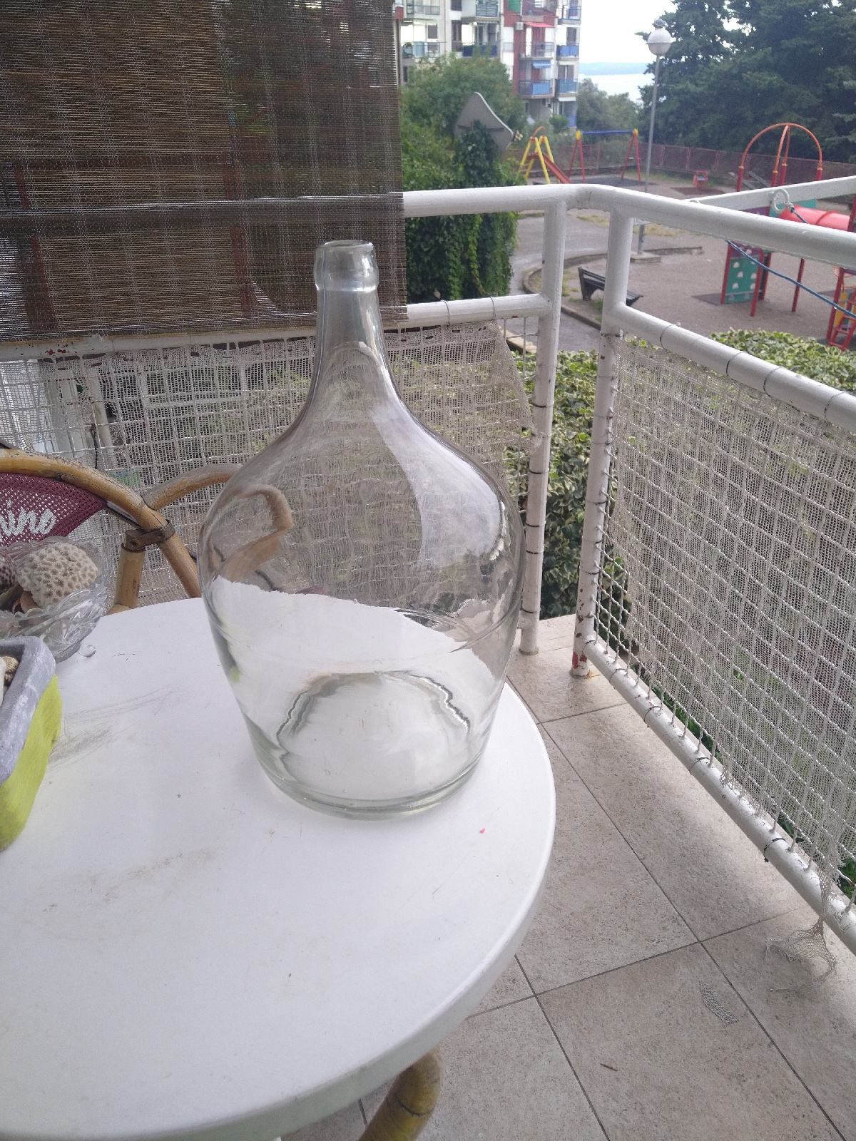 Velika antikna boca za vino